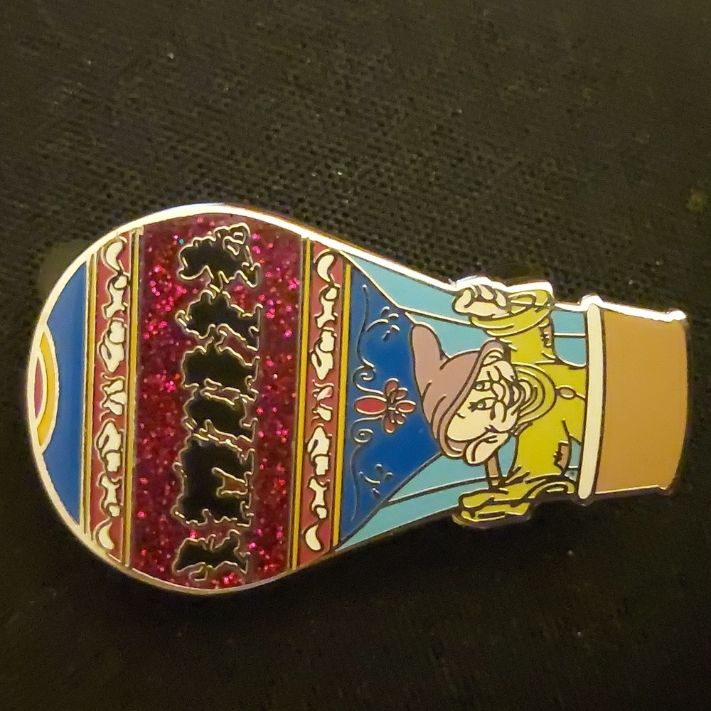 Disney Seven Dwarfs Pin - Gem